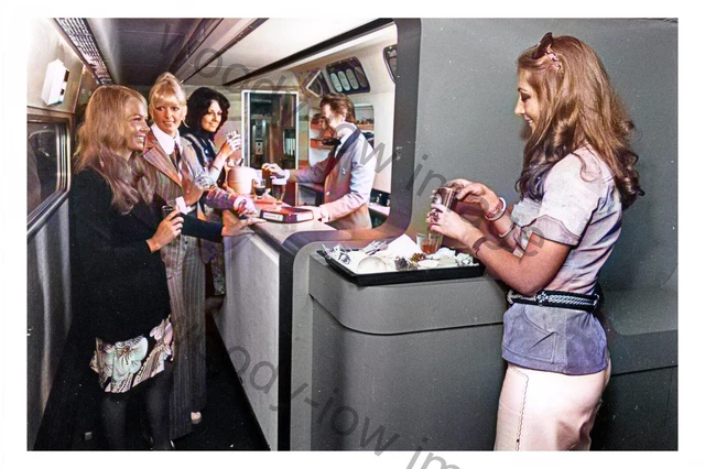 PUC3123 - BR - Eating in Intercity MkIII Buffet Carriage in 1978 ...