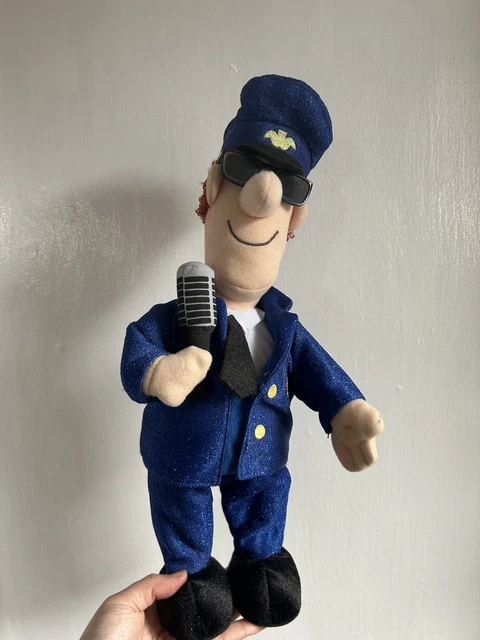 RARE COLLECTIBLE POSTMAN Pat Singing & Dancing doll Figure Tested Fully ...