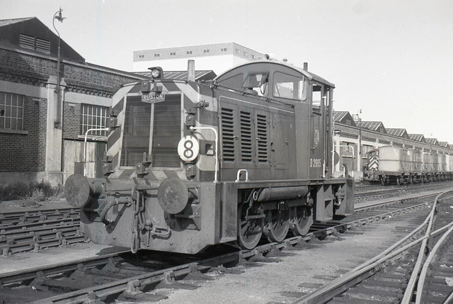 ORIGINAL 35MM B&W slide : Ruston & Hornsby 165DE number D2995 £5.99 ...