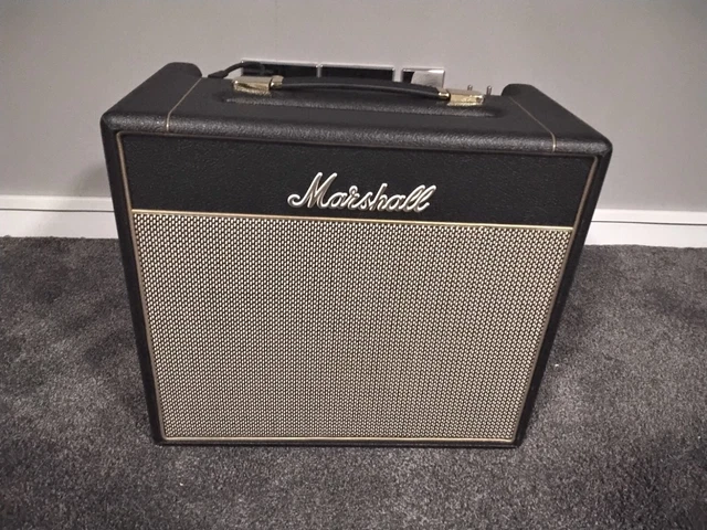 A MARSHALL STUDIO vintage 20 combo amp in working condition pick up ...