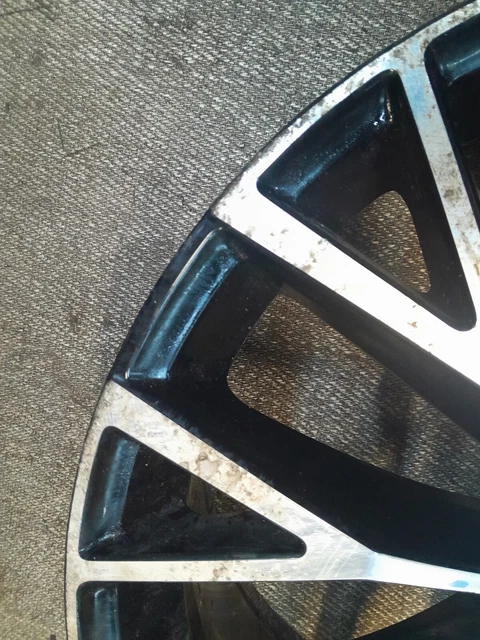 1 X GENUINE Volvo XC60 22” Split Spoke Diamond Gloss Black Alloy Wheel ...