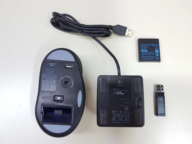 LOGITECH G7 MOUSE 831410-0000 + battery + USB charger + receiver TESTED ...