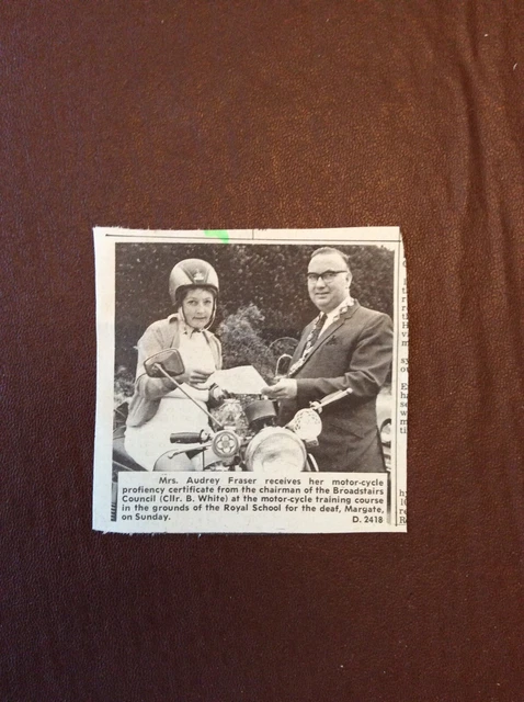 A2X EPHEMERA 1970 Picture Margate Audrey Fraser Cllr B White EUR 3,67 ...