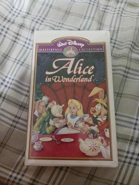 ALICE IN WONDERLAND (VHS, Clam Shell) Walt Disney Masterpiece Collection £6.54 - PicClick UK