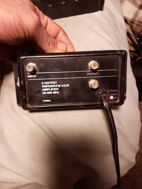 VINTAGE TV DISTRIBUTION Amplifier 2 Output VHF/UHF/FM 50-900 MHz *Fast ...