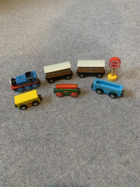 WOODEN THOMAS THE Tank Engine Train and Carriages For Brio Train Set £4.36 - PicClick UK