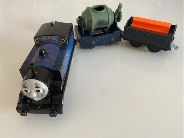 TRACKMASTER REVOLUTION THOMAS The Tank Engine Motorised Train ...