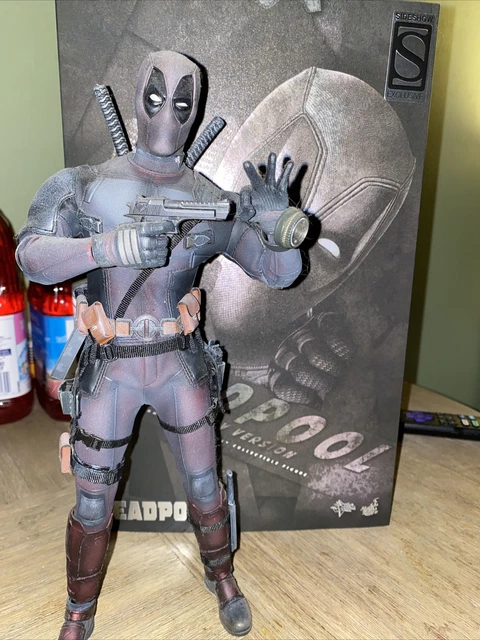 HOT TOYS DEADPOOL 2 - Deadpool (Dusty Version) 1/6th Scale Collectible ...