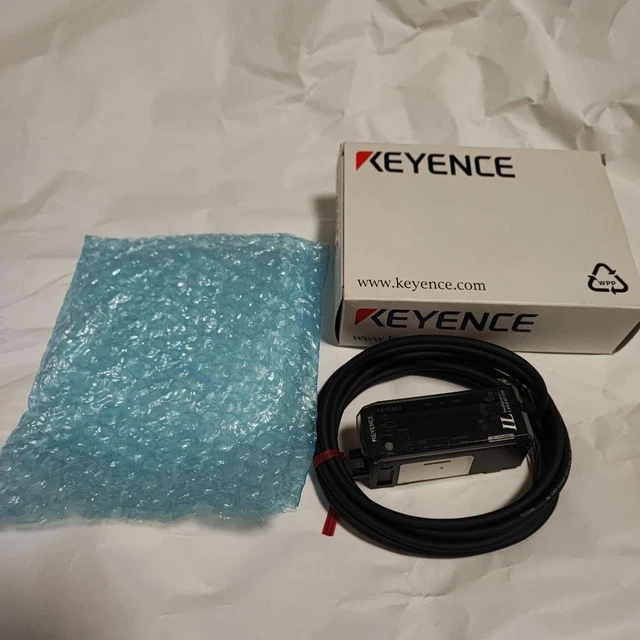 KEYENCE IL-1000 CMOS Laser Appli Sensor Amplifier Unit IL Series UNUSED ...