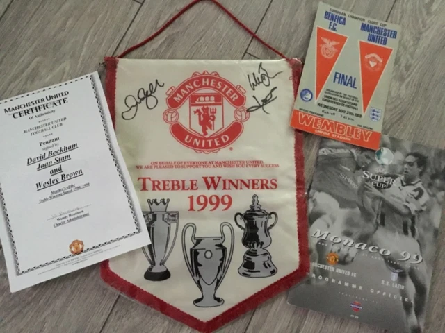 MANCHESTER UNITED TREBLE 1999 Signed Pennant David Beckham Offical Club ...