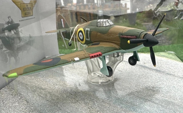 CORGI WWII LEGENDS - Hawker Hurricane Mk.1 - Douglas Bader - AA32004 1: ...