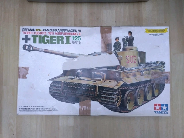 TAMIYA 1/25 GERMAN Army Heavy Tank Tiger I Plastic Model Been Started £ ...