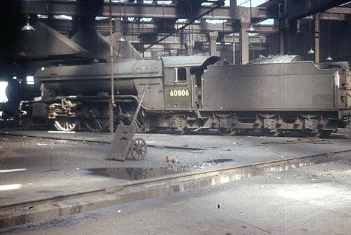ORIGINAL COLOUR SLIDE of 60806 ER V2 class steam loco £4.99 - PicClick UK