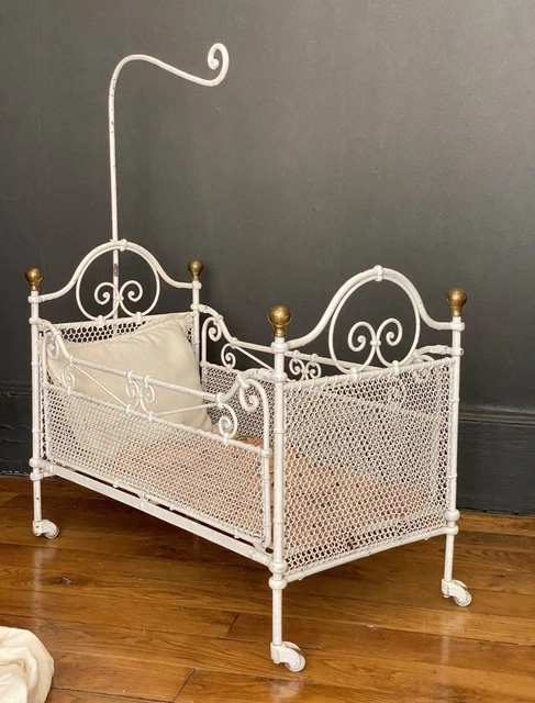 ANCIEN LIT POUR poupée Ancienneen fer Forgée 1900 roulette berceau Chien, Chat EUR 120,00 ...