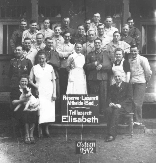 FOTO SOLDATEN LAZARETT Soldaten im Reservelazarett Altheide, Ostern ...