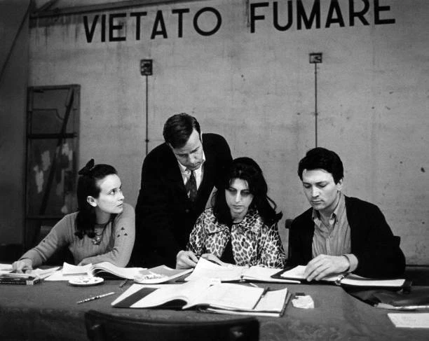 ITALIAN ACTRESS ANNA Magnani And Other Actors Film Star Old Photo $9.00 ...