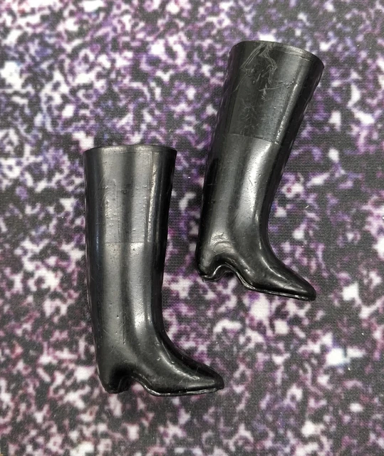 VINTAGE SINDY 1960S/1970S BLACK MOD STYLE KNEE BOOTS Pedigree £7.99 ...