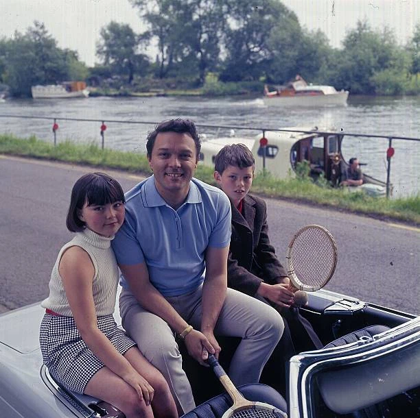 POP SINGER DICKIE Valentine Posed With His Two Children On The 1960s ...
