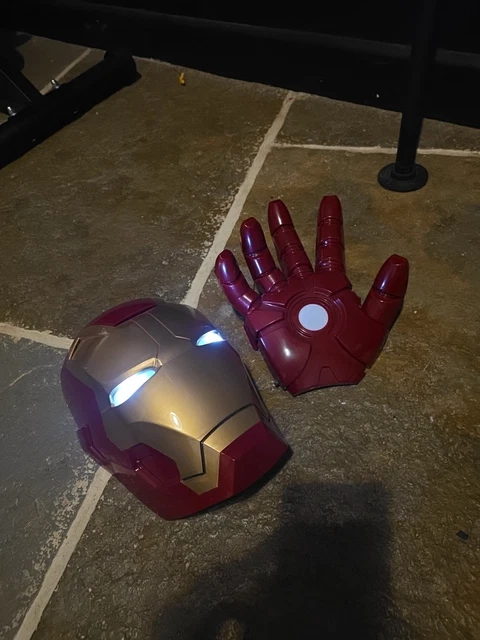 IRON MAN 3D Mask and Hand LED Light-Up Wall Decor Set Marvel Avengers £ ...