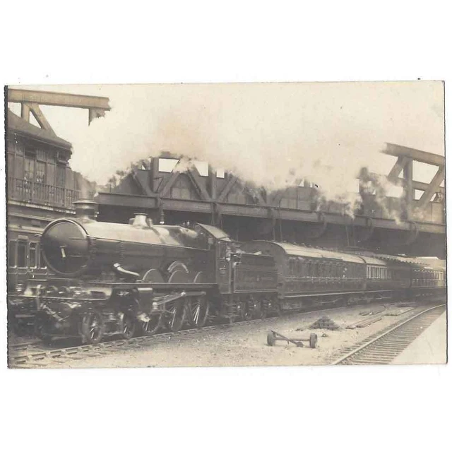 GWR RAILWAY 4073 Class #4073 Caerphilly Castle at Paddington RP ...