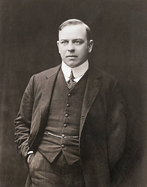MACKENZIE KING 1919 pictured age 44 Mackenzie a Canadian state- 1919 ...