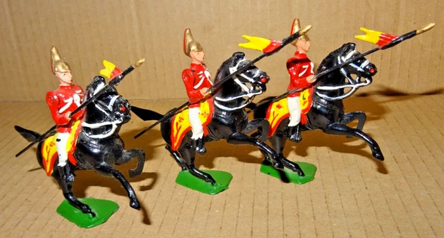 BENBROS - 3 x Mounted Lifeguards (Red Uniforms) with Halberd/Lances - 1 ...