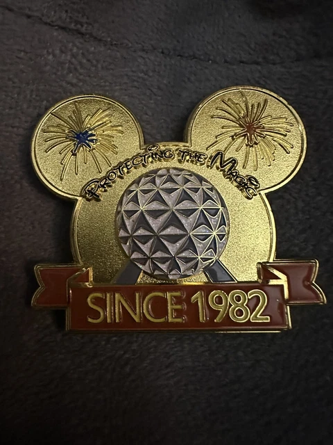 WALT DISNEY WORLD Mickey Shaped Epcot Security Challenge Coin $24.95 ...