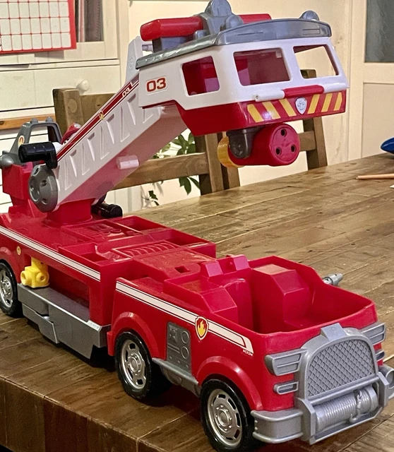 PAW PATROL MARSHALL Ultimate Rescue Fire Truck Engine, Working Lights ...