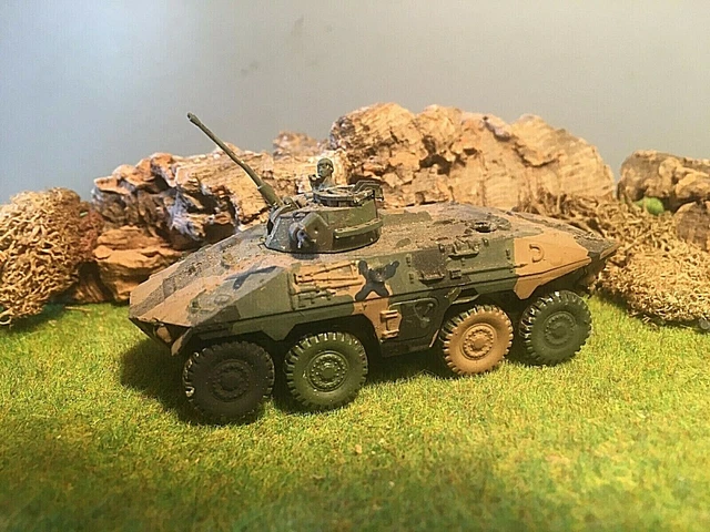 ROCO PANZER SPÄHPANZER Luchs in Tarnfarbe Militär Bundeswehr H0 1:87 ...