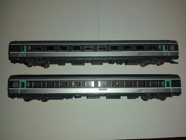 LIMA HO PAIR of SNCF Corail 2nd class coaches in Grey & Silver livery ...