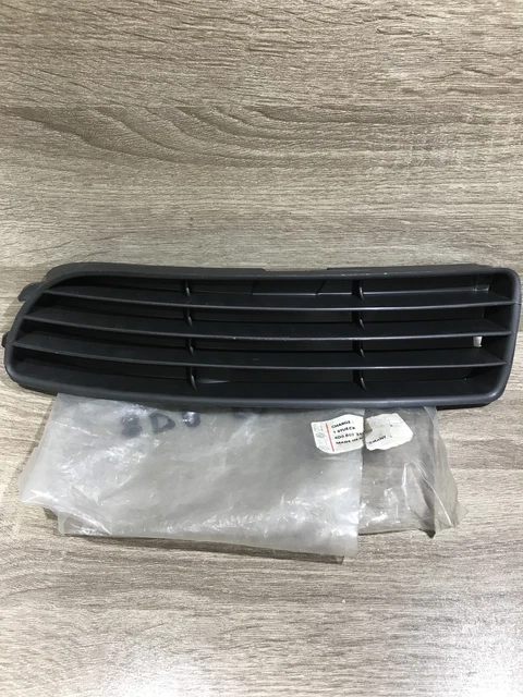 NEUF GENUINE OE Audi Avant Pare-Choc Latéral Grille 8d0807345b A4 EUR ...
