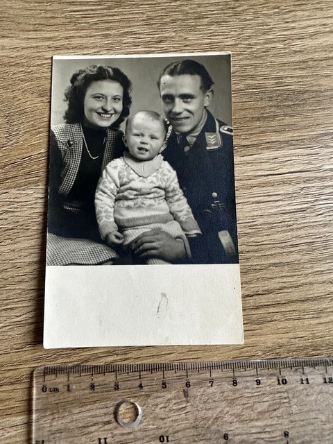 PK PORTRAIT FOTO LW Uffz mit Kreta Ärmelband Orden Abzeichen & Familie ...