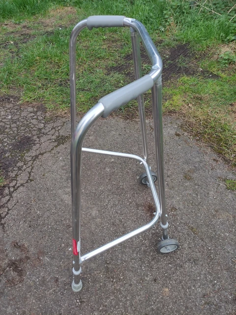 MOBILITY WALKER ELDERLY disabled walking frame adjustable aluminium ...