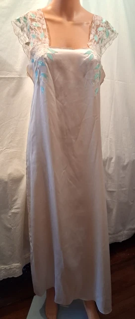 WHITE NEGLIGEE WITH white roses and powder blue leaves, rayon with lace ...