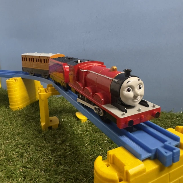 TOMY PLARAIL TRACKMASTER Talking James Thomas The Tank Engine -Talks ...