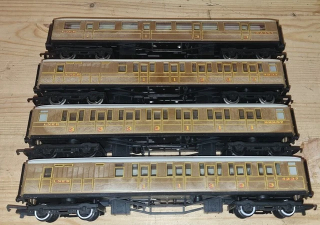 OO GAUGE HORNBY LNER Flying Scotsman Coach X4 Rake £39.19 - PicClick UK