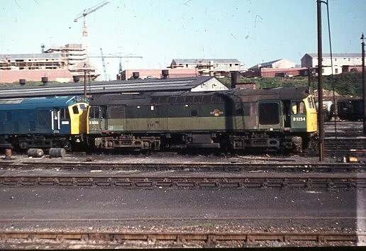 ORIGINAL COLOUR SLIDE of D5254 BR class 25 diesel loco £3.25 - PicClick UK