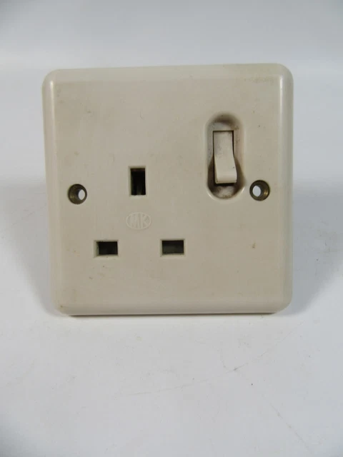 VINTAGE MK SINGLE Plug Socket Switch Off White 13 Amp £12.00 - PicClick UK
