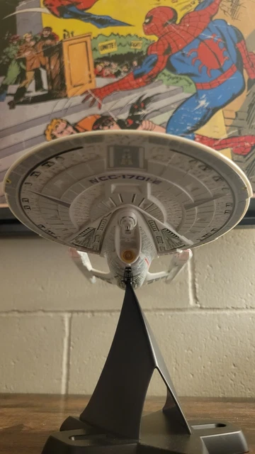 STAR TREK STARSHIP Legends - U.S.S Enterprise E (Lights & Sounds Work ...