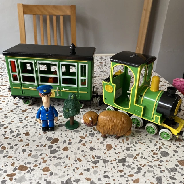 POSTMAN PAT GREENDALE Rocket Motorised Train With Sounds £19.99 ...