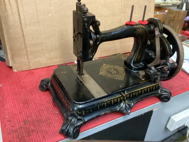 BRUNSWICK ATLAS HAND Crank Sewing Machine Vintage Antique £182.72 ...