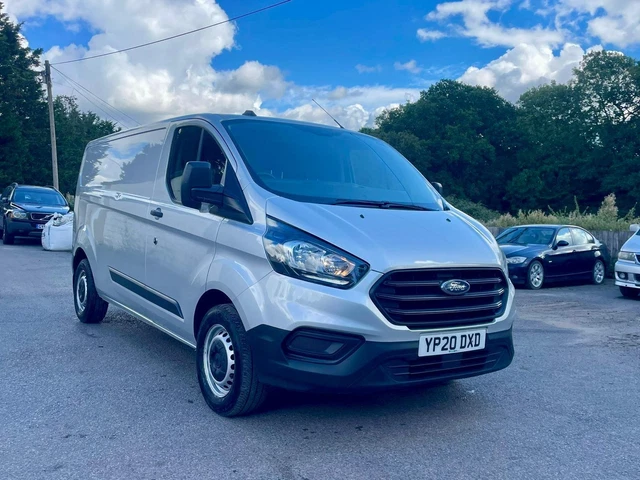 2020 FORD TRANSIT Custom 320 L2 2.0 EcoBlue 130ps Low Roof Leader Van ...