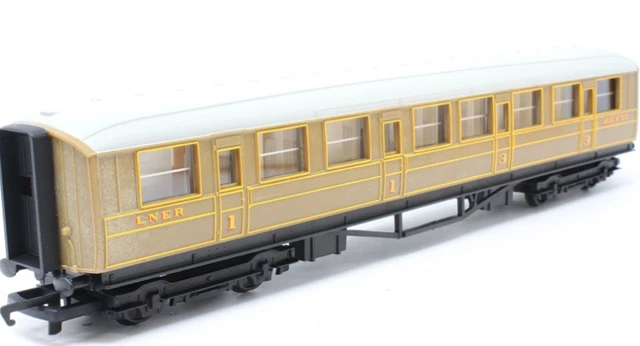 HORNBY R4332 LNER Teak Corridor Composite Coach £29.99 - PicClick UK