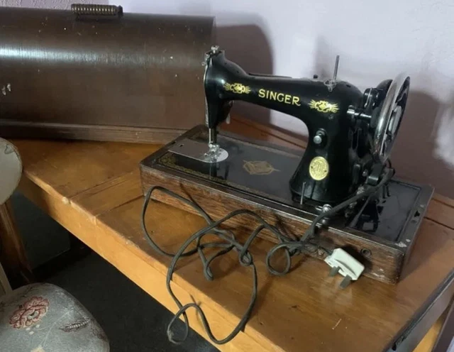 VINTAGE SINGER SEWING Machine Complete Working w/ Original Lid £59.99 ...