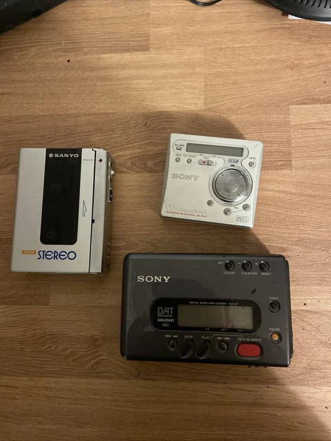 VINTAGE WALKMAN BUNDLE sanyo M-G1 Sony TCD-D7 Sony MZ-R700 Minidisc £26 ...