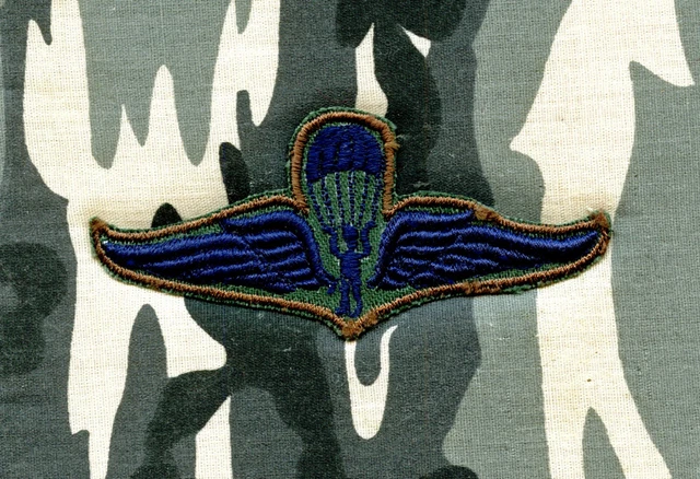 THAÏLANDE ARMÉE PARACHUTISTE Tissu Inconnu Aile Soumise D EUR 2,80 ...