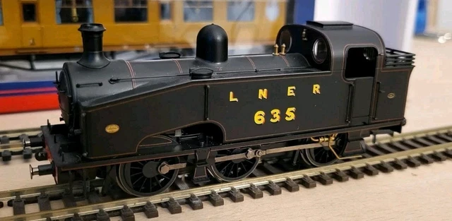 HORNBY LNER J50 class No 635 Lined Black With Bachmann Thompson Coaches ...