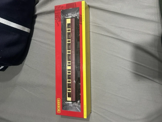 HORNBY R4688 OO Gauge BR Collett Corridor Composite (RH) Coach W6029W £ ...