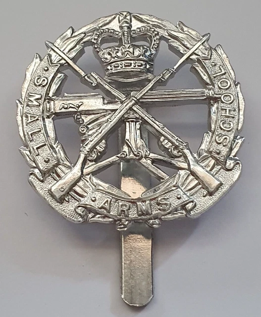 BRITISH ARMY SMALL Arms School Staybrite Staybright Cap Badge - Gaunt B ...