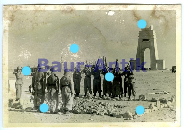ORIG FOTO LUFTWAFFE Afrikakorps Gräber 2.(H)/14 am Flugplatz Arco dei ...